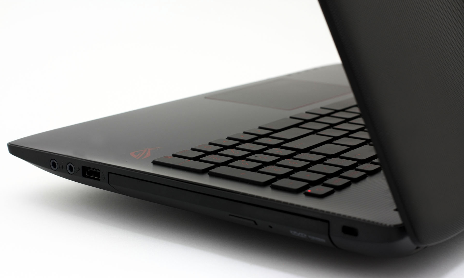 Detailed look at ASUS ROG GL552's GPU performance with several popular ...