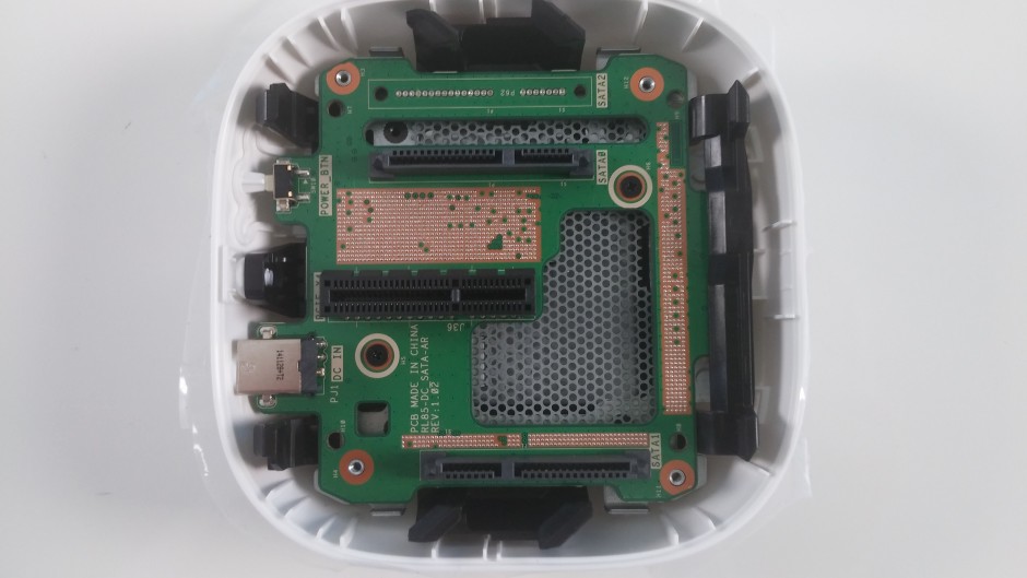 How Acer's tiny PC, Revo One, looks on the inside | LaptopMedia.com