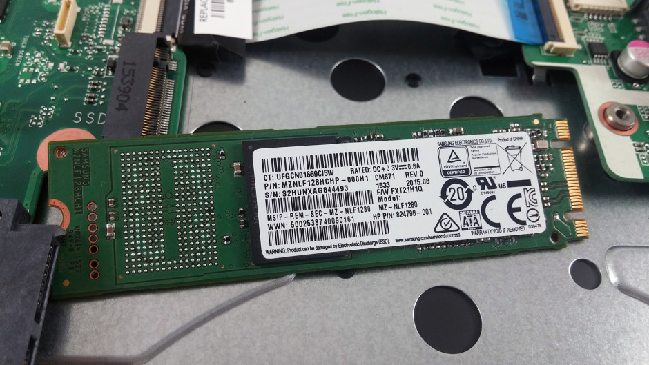Inside HP Pavilion 15 Gaming Notebook - disassembly, internal photos ...