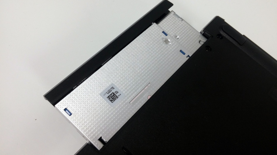 Inside Dell Inspiron 15 5555 - disassembly, internal photos and upgrade ...