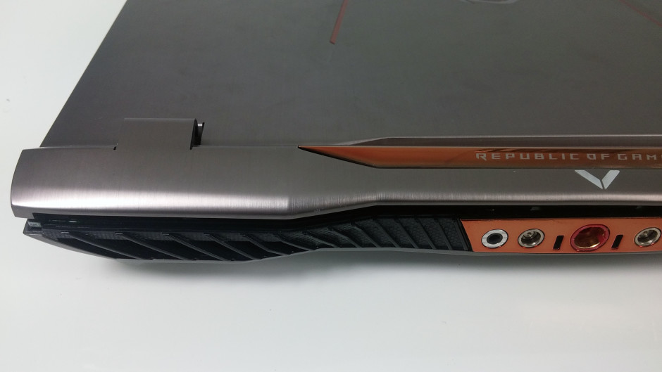Inside ASUS ROG GX700 - disassembly, internal photos and upgrade ...
