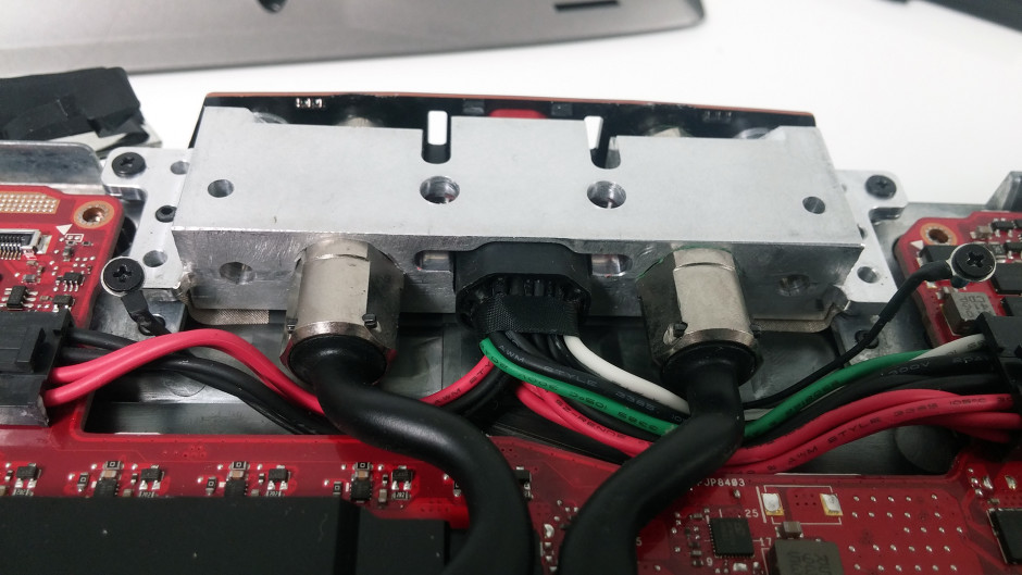 Inside ASUS ROG GX700 - disassembly, internal photos and upgrade ...