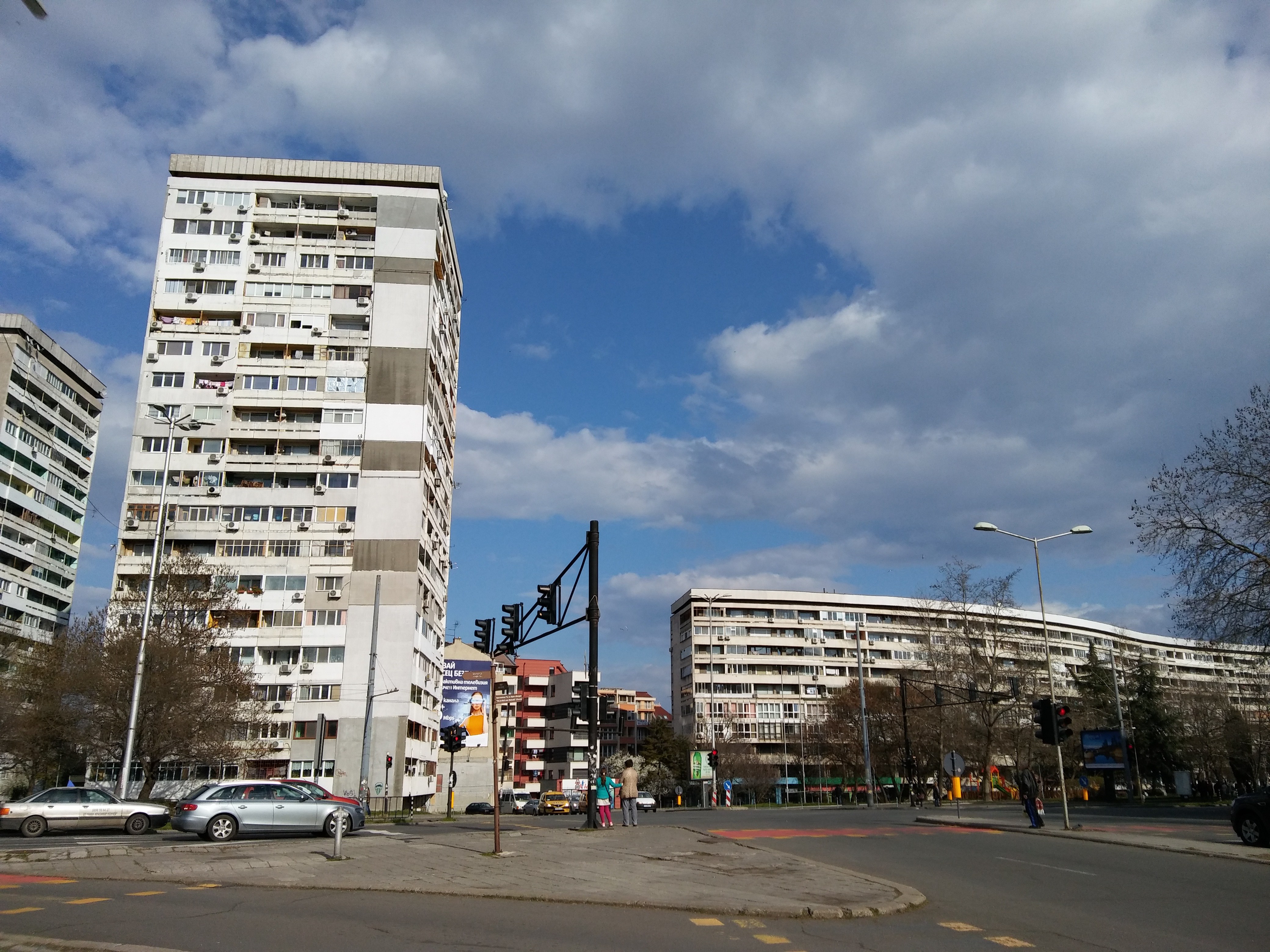 A couple of sample photos from LG K10's 13MP camera | LaptopMedia.com