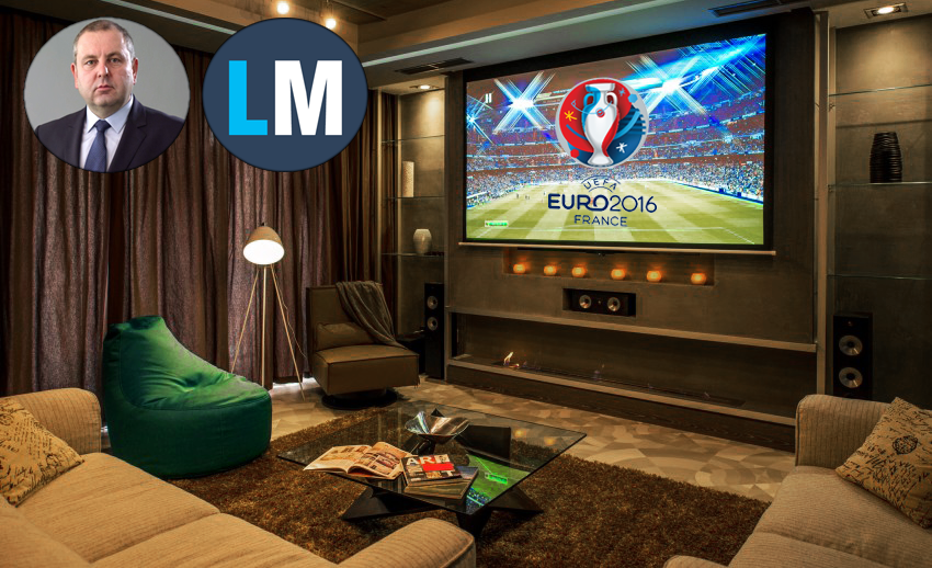 Epson for LaptopMedia: How to choose the right projector for Euro 2016 ...