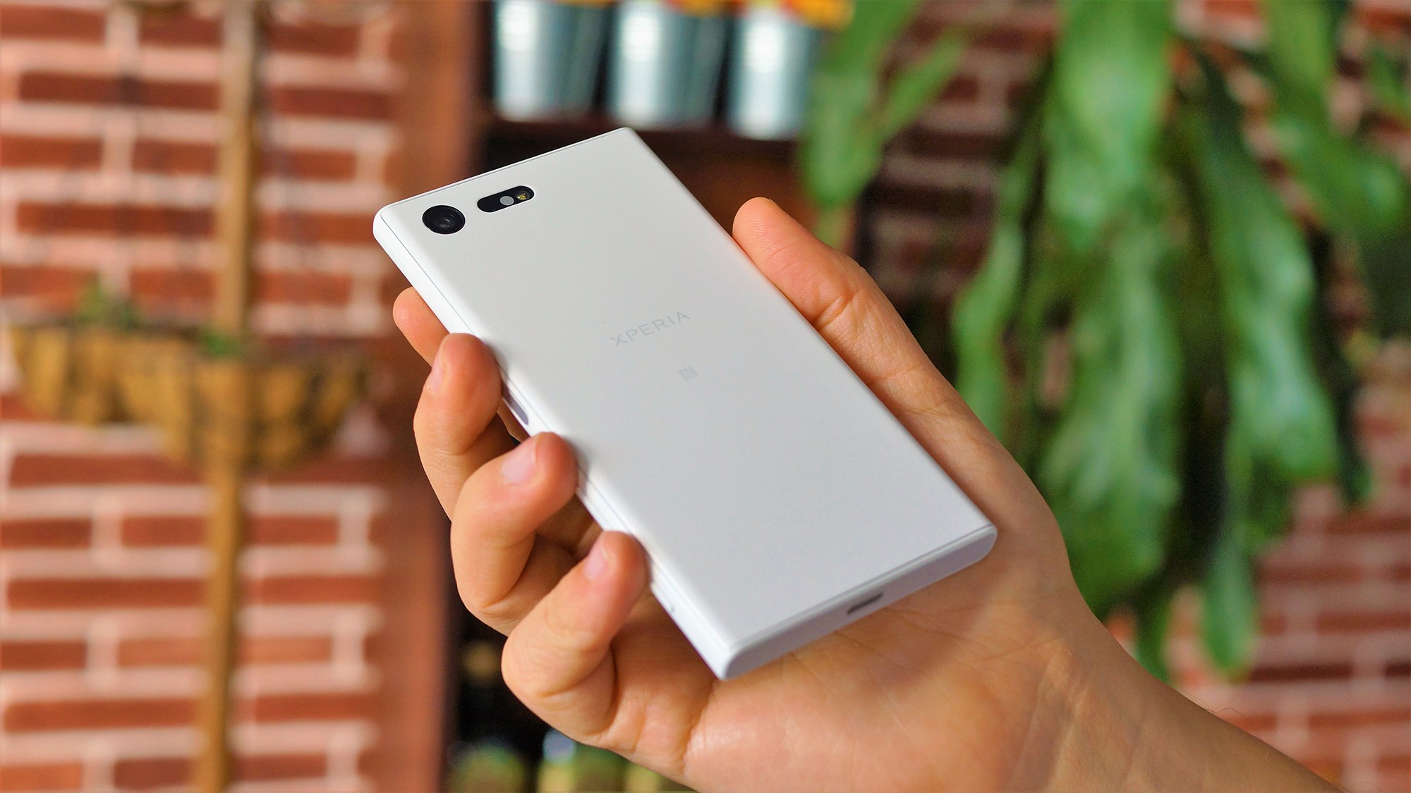 Quick look at Sony Xperia X Compact – first impressions, camera ...