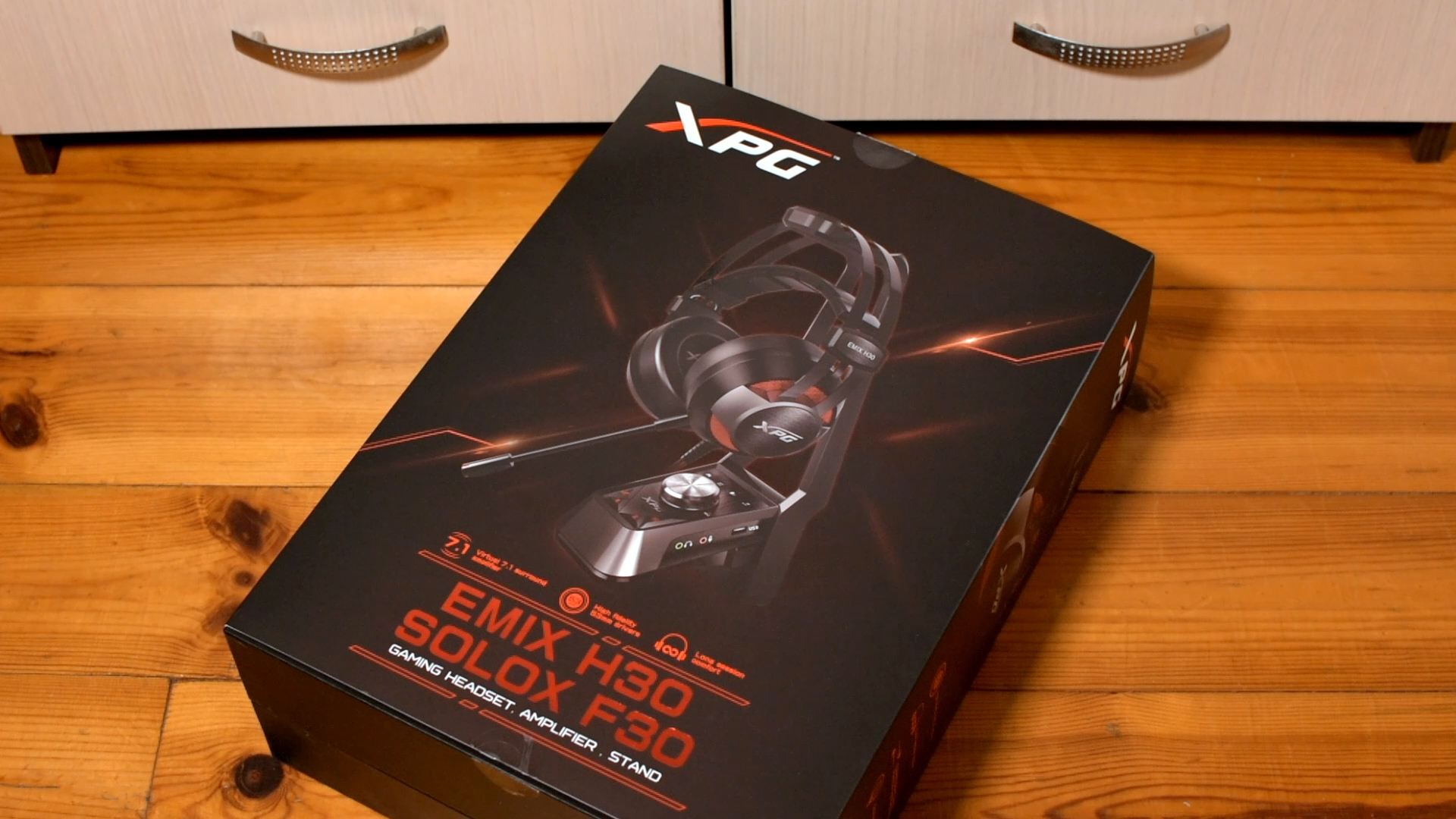 ADATA XPG EMIX H30 and SOLOX F30 – video unboxing | LaptopMedia.com