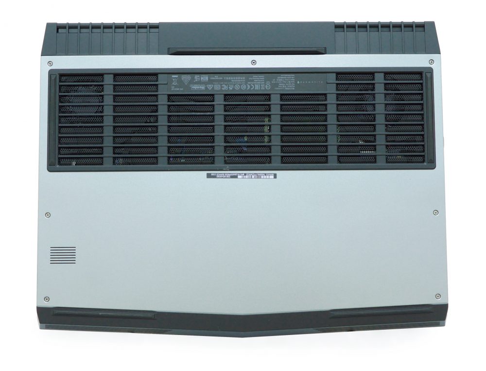 Alienware 17 R5 review - ultimate mobile gaming rig | LaptopMedia.com