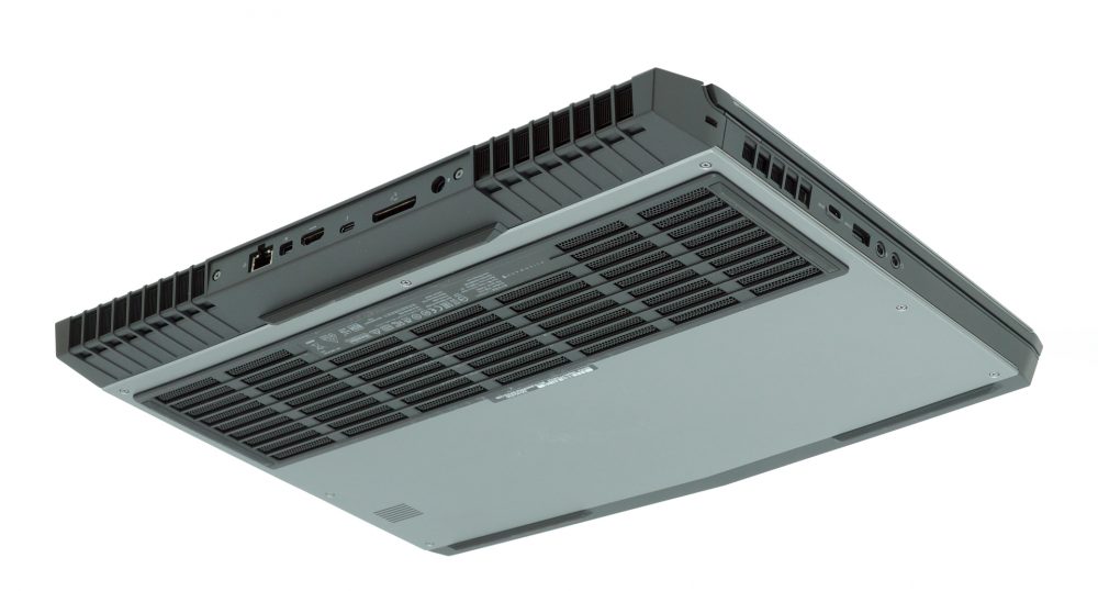 Alienware 17 R5 review - ultimate mobile gaming rig | LaptopMedia.com