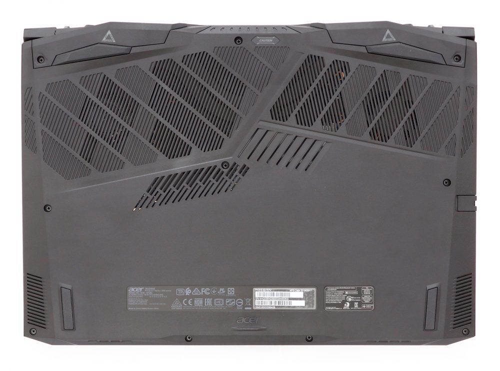 Acer Predator Helios 300 15 (2019) - worth every cent | LaptopMedia.com