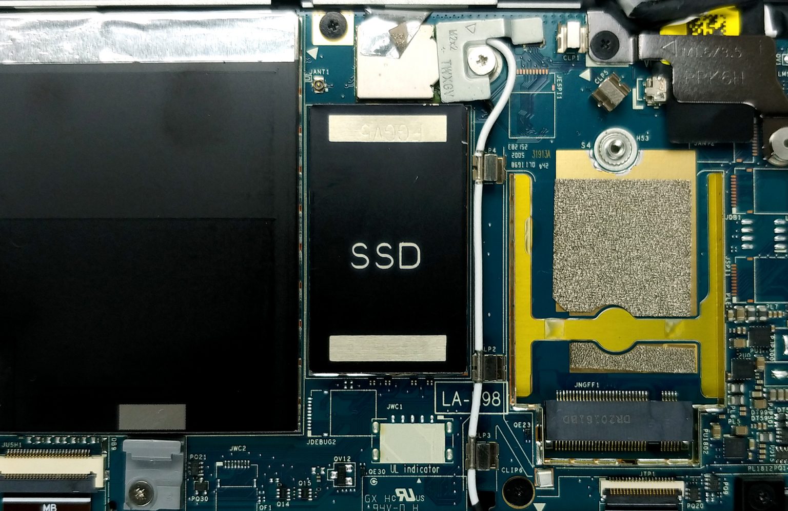 Inside Dell Latitude 15 9510 - disassembly and upgrade options ...