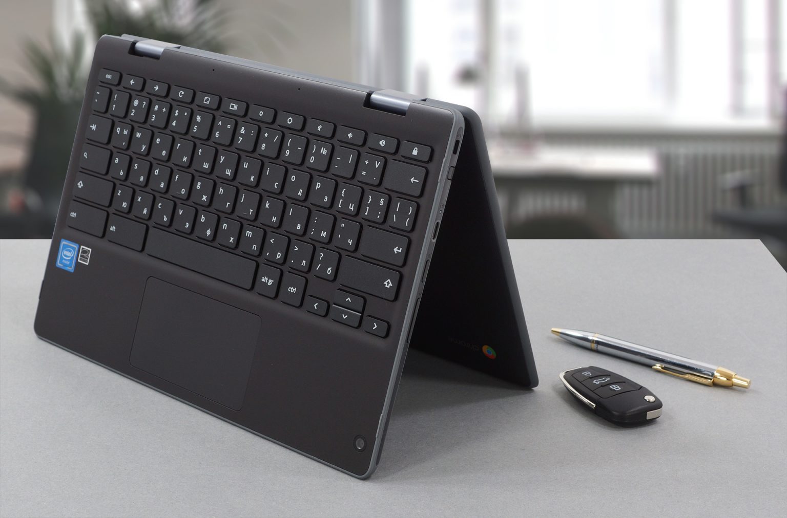 ASUS Chromebook Flip C214 review - one for the students | LaptopMedia.com