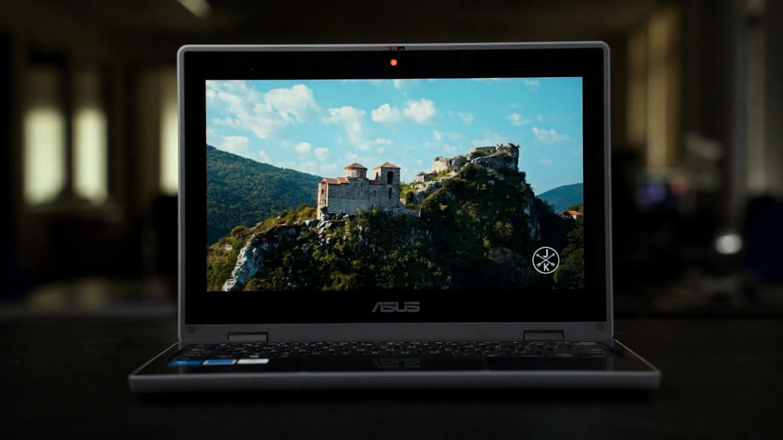 [Specs and Info] The ASUS BR1100F strives to be the best device for ...