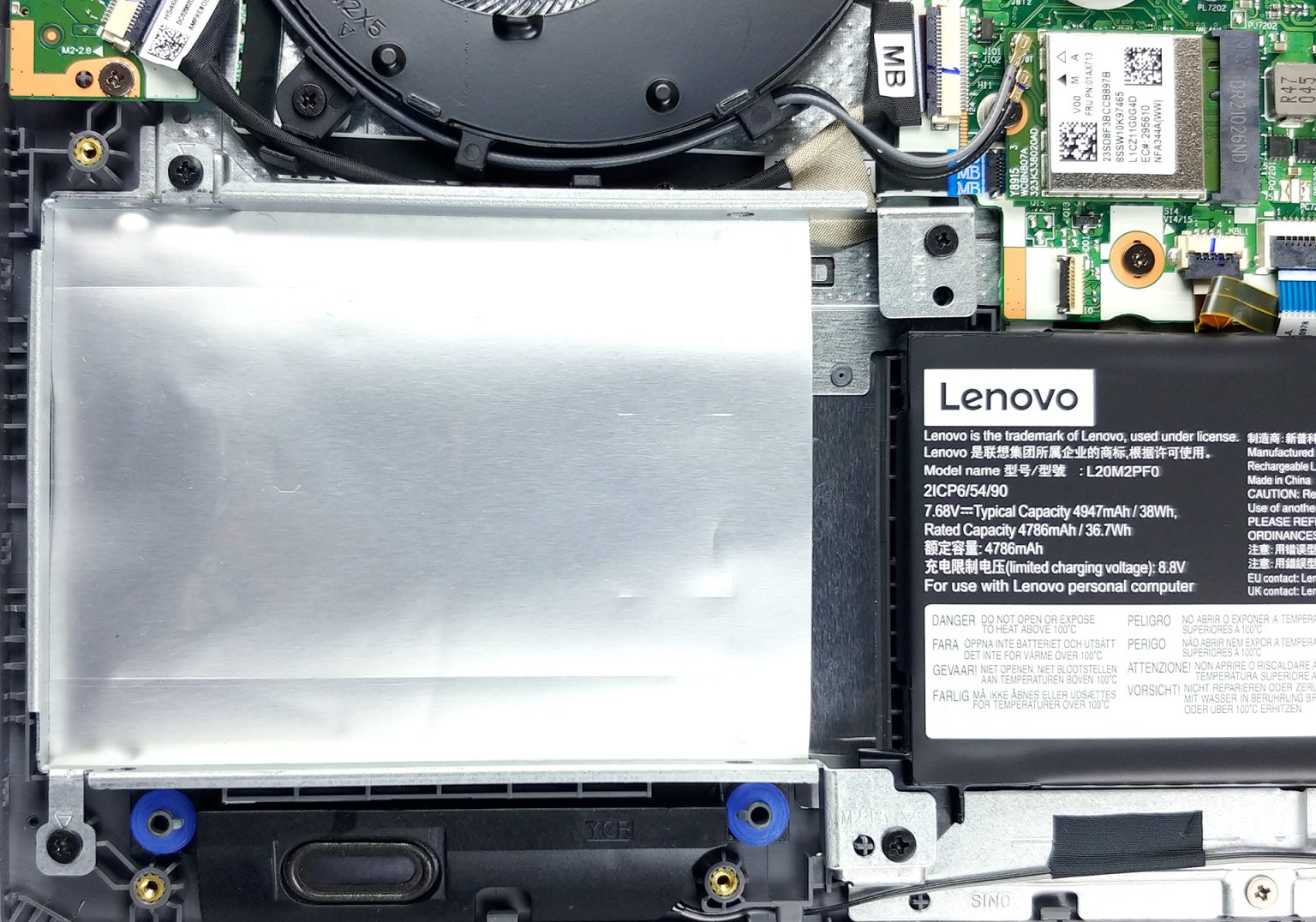 Inside Lenovo Ideapad 3 Gen 6 (14") - disassembly and upgrade options ...