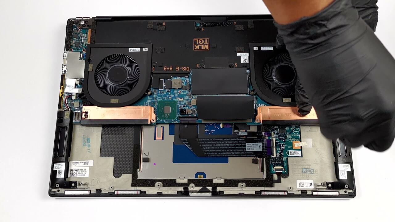 Inside Dell XPS 17 9710 - disassembly and upgrade options | LaptopMedia.com