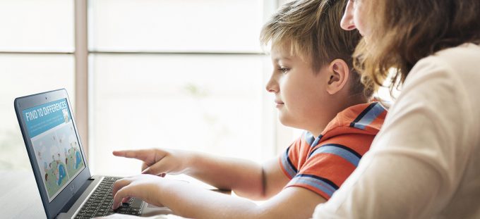 ASUS W202 review - affordable entry-level device for students ...