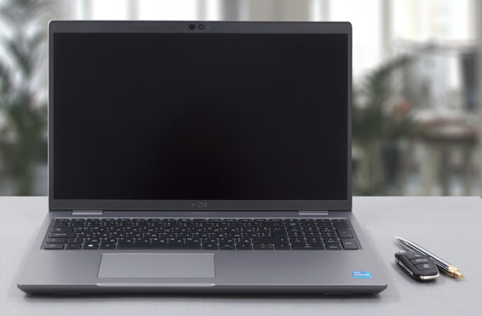 Dell Latitude 15 5521 review - boring but quite powerful | LaptopMedia.com