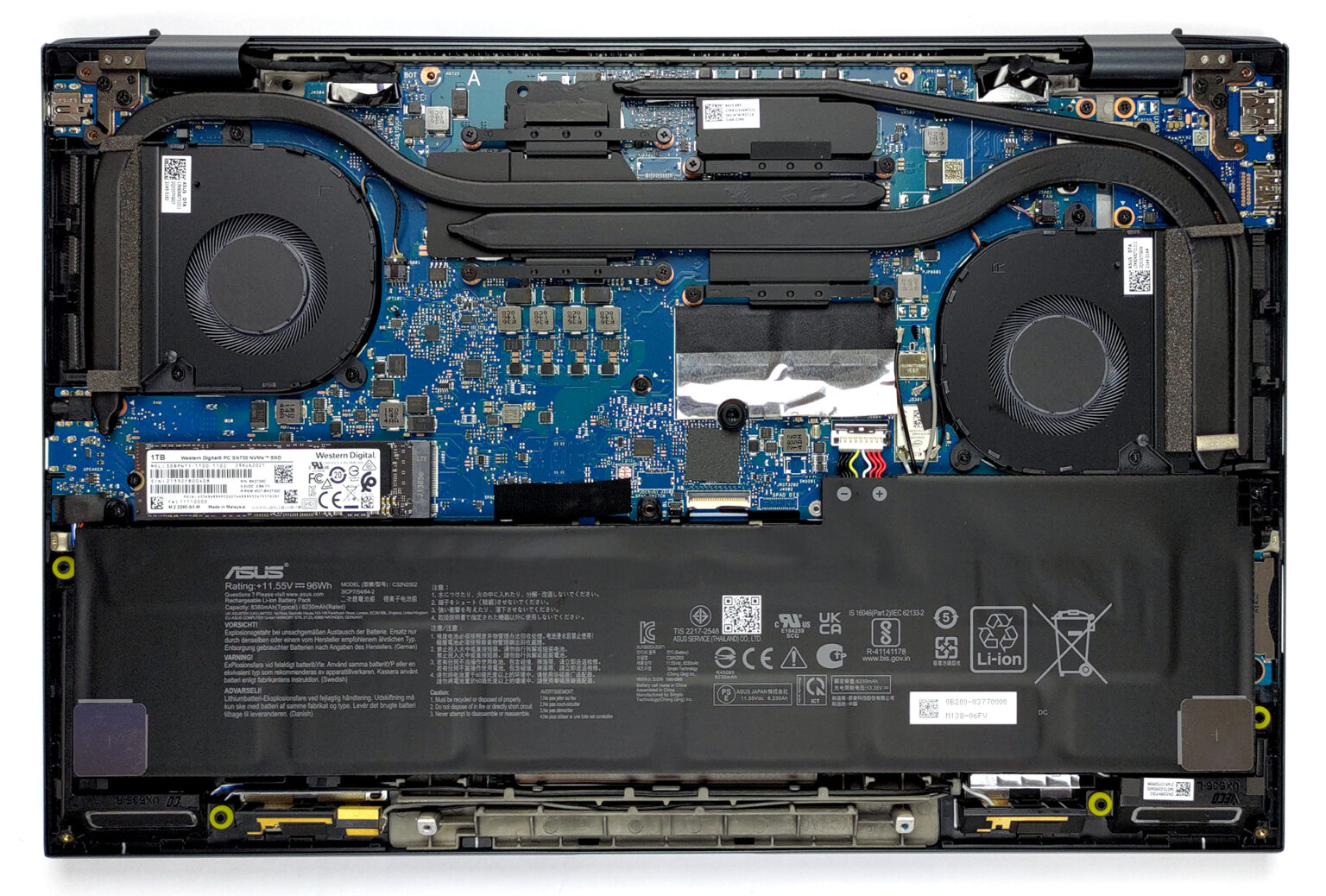 Inside ASUS ZenBook Pro 15 OLED (UM535) - disassembly and upgrade ...