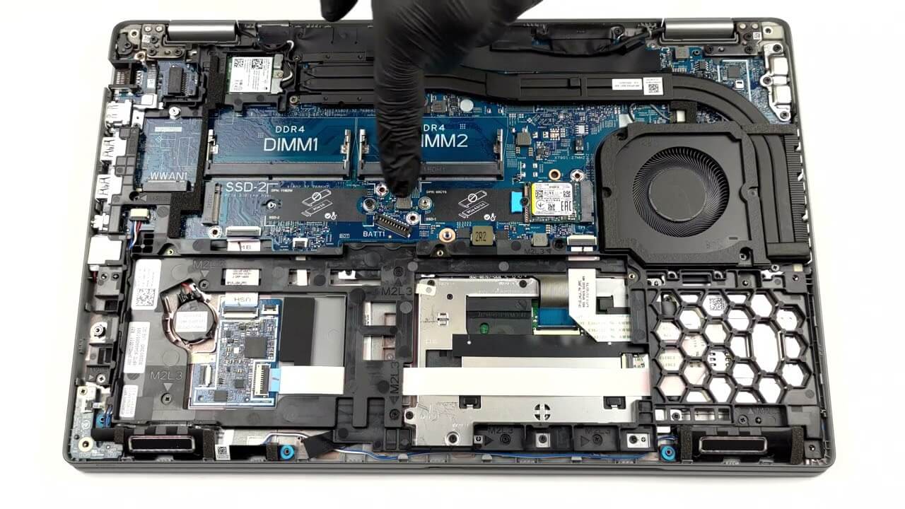 戴尔Latitude 15 5530内部--拆卸和升级方案 | LaptopMedia 中国
