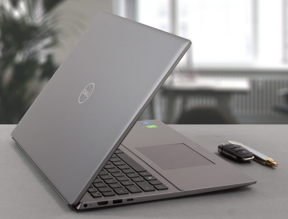 Dell Vostro 16 5620 review | LaptopMedia.com