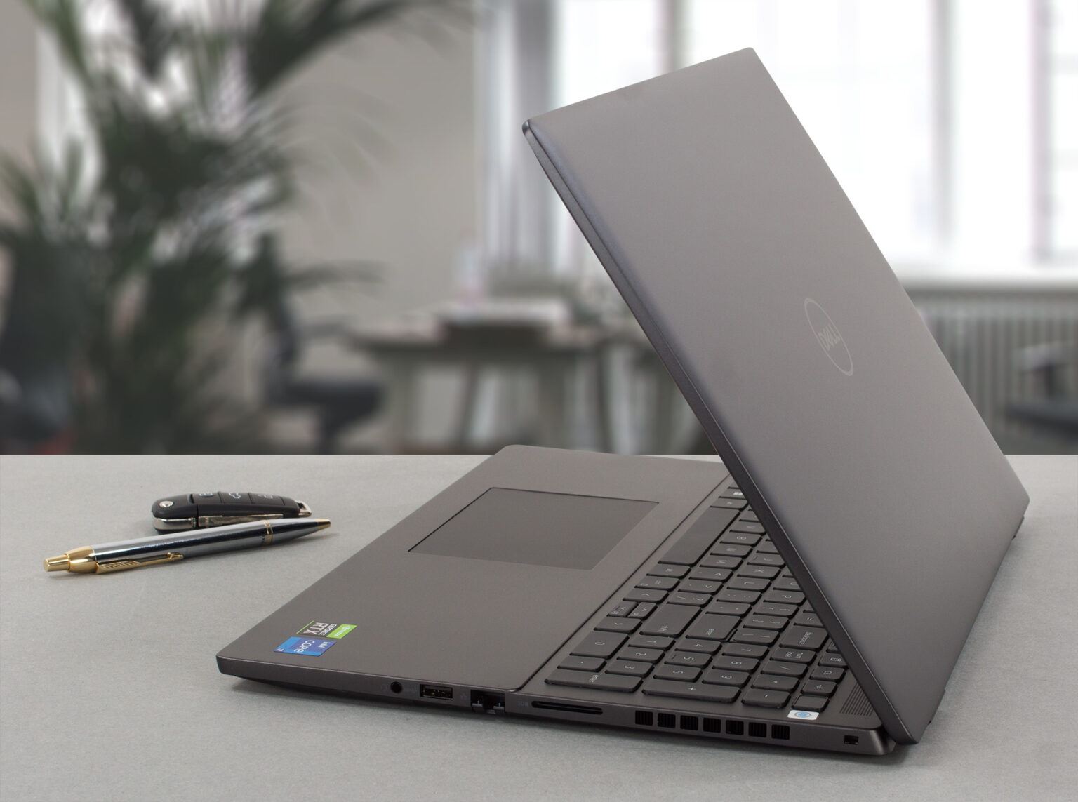 Dell Vostro 16 7620 review | LaptopMedia AU