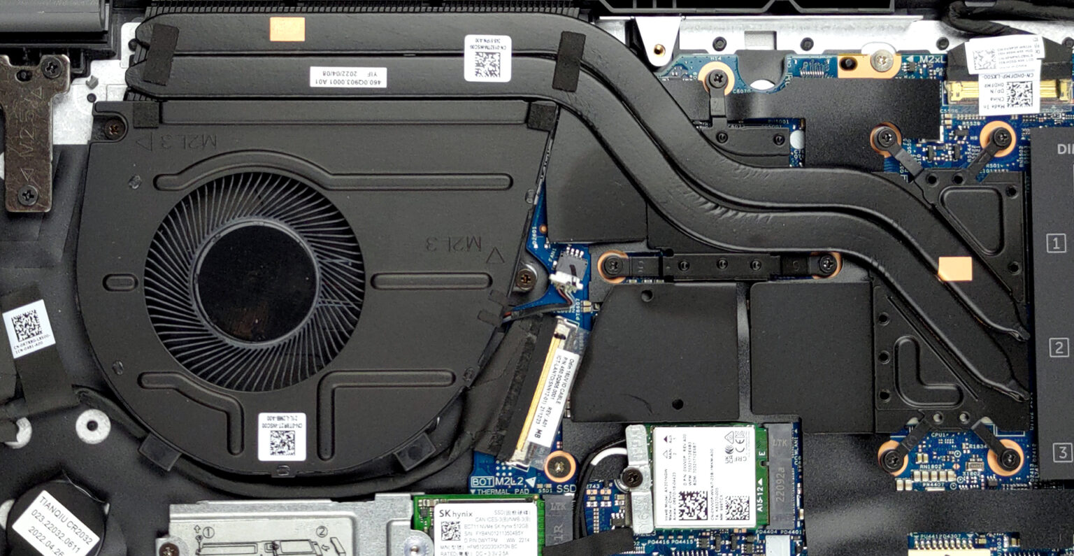 Inside Dell Vostro 16 5620 - disassembly and upgrade options ...