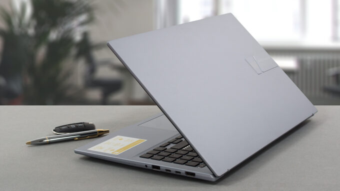 华硕Vivobook S 15 OLED (M3502) - 前5个优点和缺点 | LaptopMedia 中国