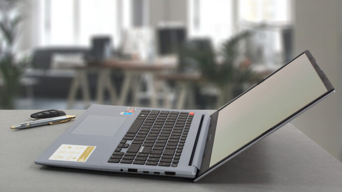ASUS Vivobook S 15 OLED (M3502) review | LaptopMedia Canada