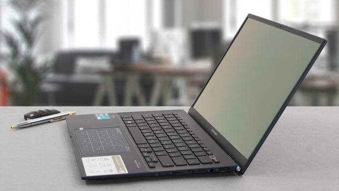ASUS Zenbook 14 OLED (UX3402) review | LaptopMedia.com