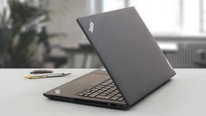 Lenovo ThinkPad P14s Gen 3 - Top 5 Pros and Cons | LaptopMedia.com