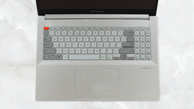 华硕Vivobook Pro 16X OLED（M7600）评测--内容创作者将渴望其效率 | LaptopMedia 中国