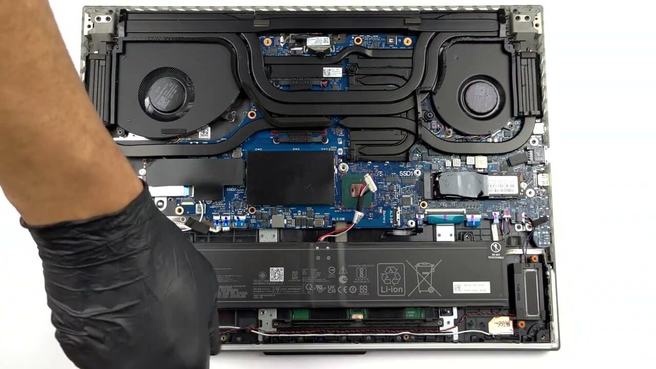 How to open ASUS ROG Strix SCAR 18 (G834, 2023) - disassembly and ...