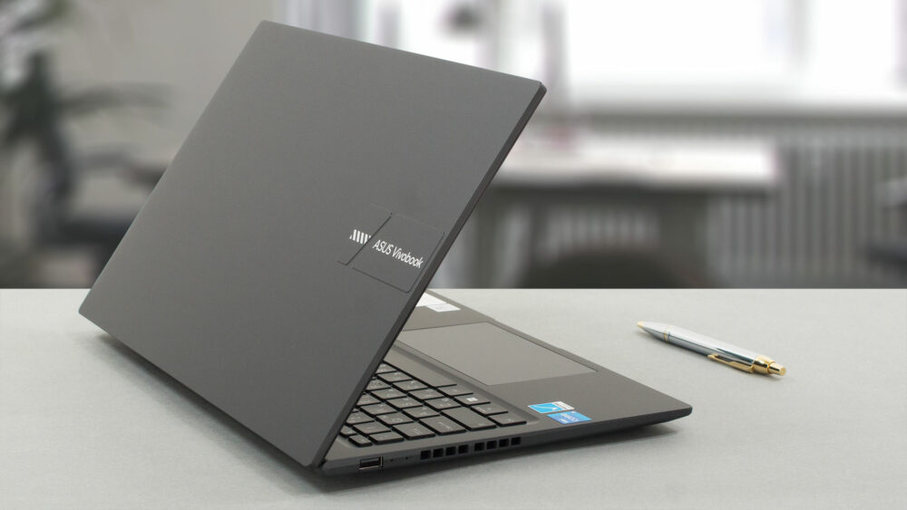 ASUS Vivobook 15 OLED (X1505) review - when your display is doing the ...