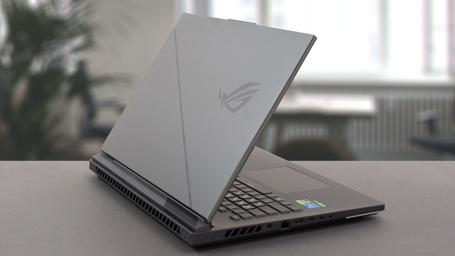 ASUS ROG Strix G18 (G814, 2023) review - as good as portable gaming ...