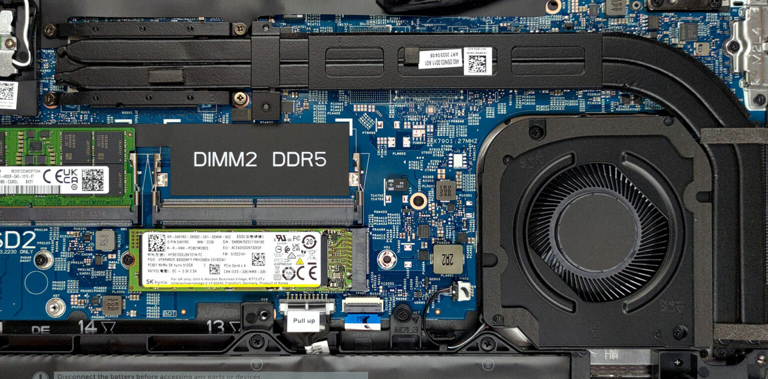 如何打开戴尔 Precision 15 3580 - 拆卸和升级选项 | LaptopMedia 中国