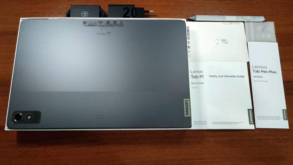 Recensione del Lenovo Tab P12 (TB370FU): ottima qualità costruttiva e ...