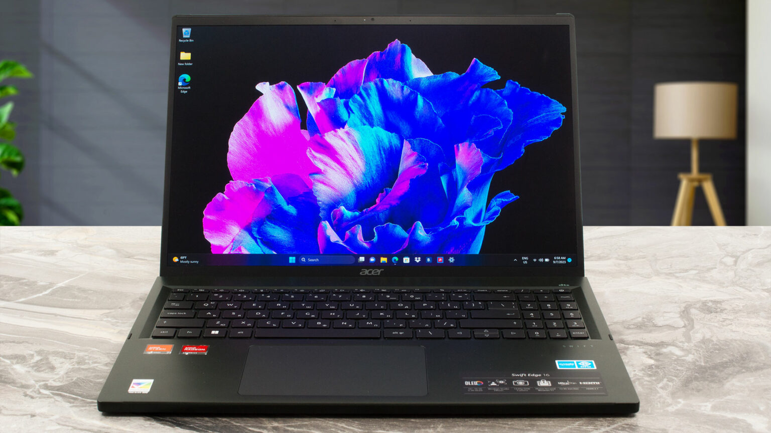 Acer Swift Edge (SFE16-44) review - Compromised Performance in a Sleek ...