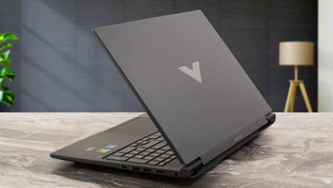 HP Victus 16 (16-r0000) review - has potent cooling and color-accurate ...