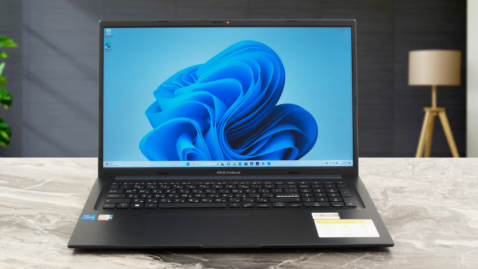 ASUS Vivobook 17 F1704 (X1704) review - it's comfortable during load ...