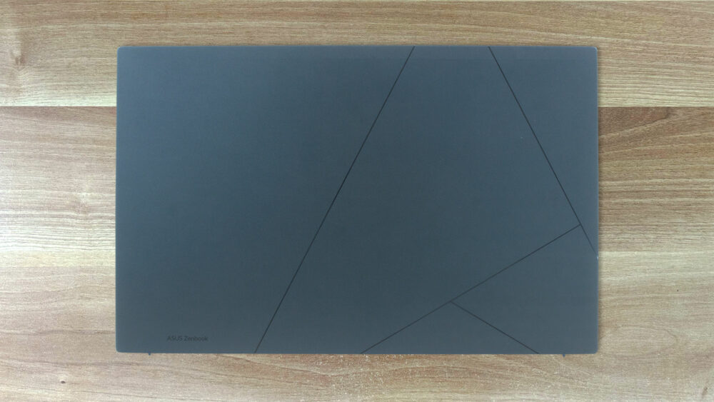 ASUS Zenbook 15 OLED (UM3504) review - has a stunning display and light ...