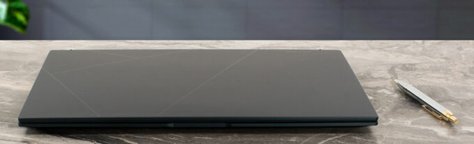 ASUS Zenbook 15 OLED (UM3504) review - has a stunning display and light ...