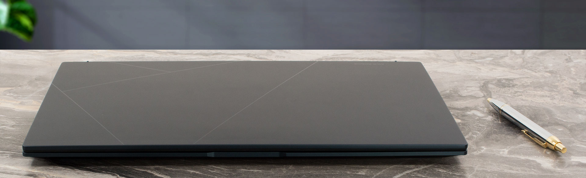 ASUS Zenbook 15 OLED (UM3504) review - has a stunning display and light ...