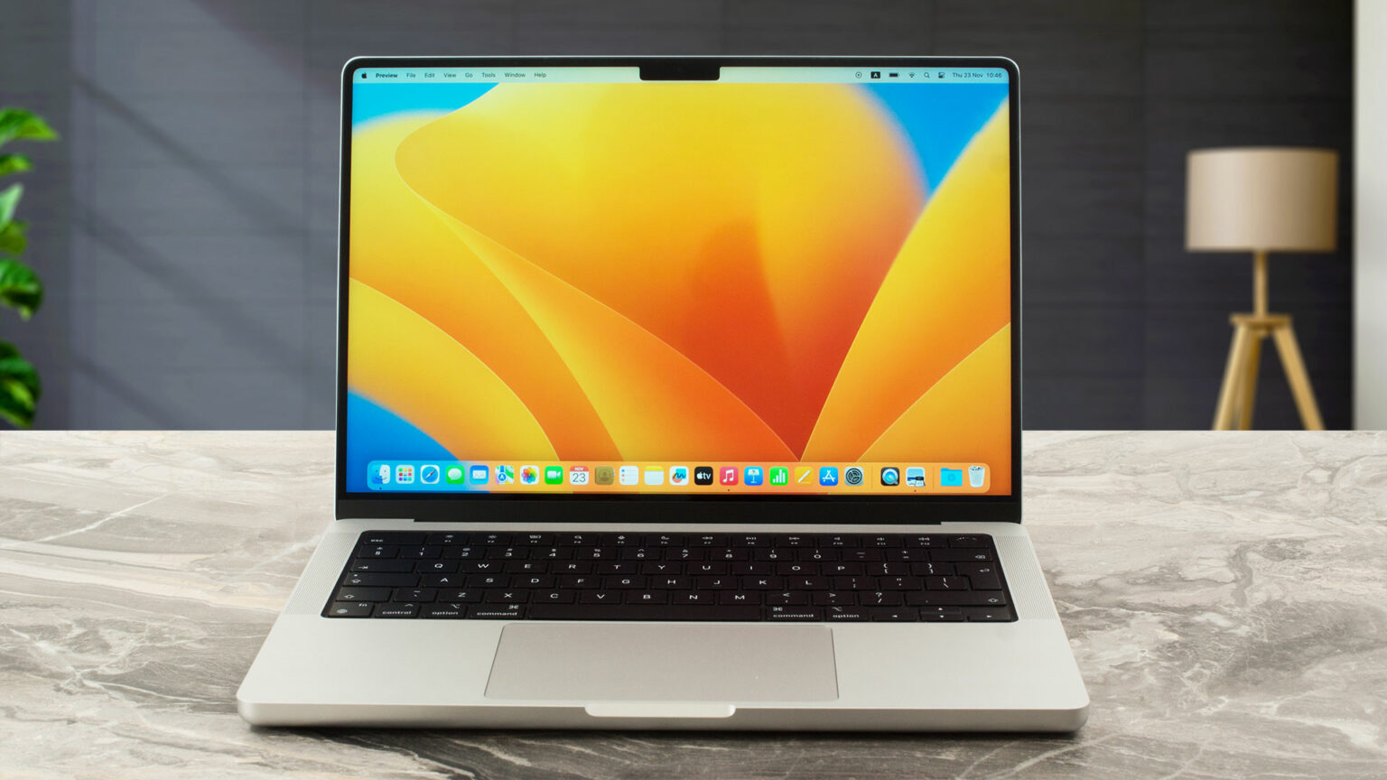 苹果 MacBook Pro（14 英寸，M3）与戴尔 XPS 14 9440：深入的正面交锋 | LaptopMedia 中国