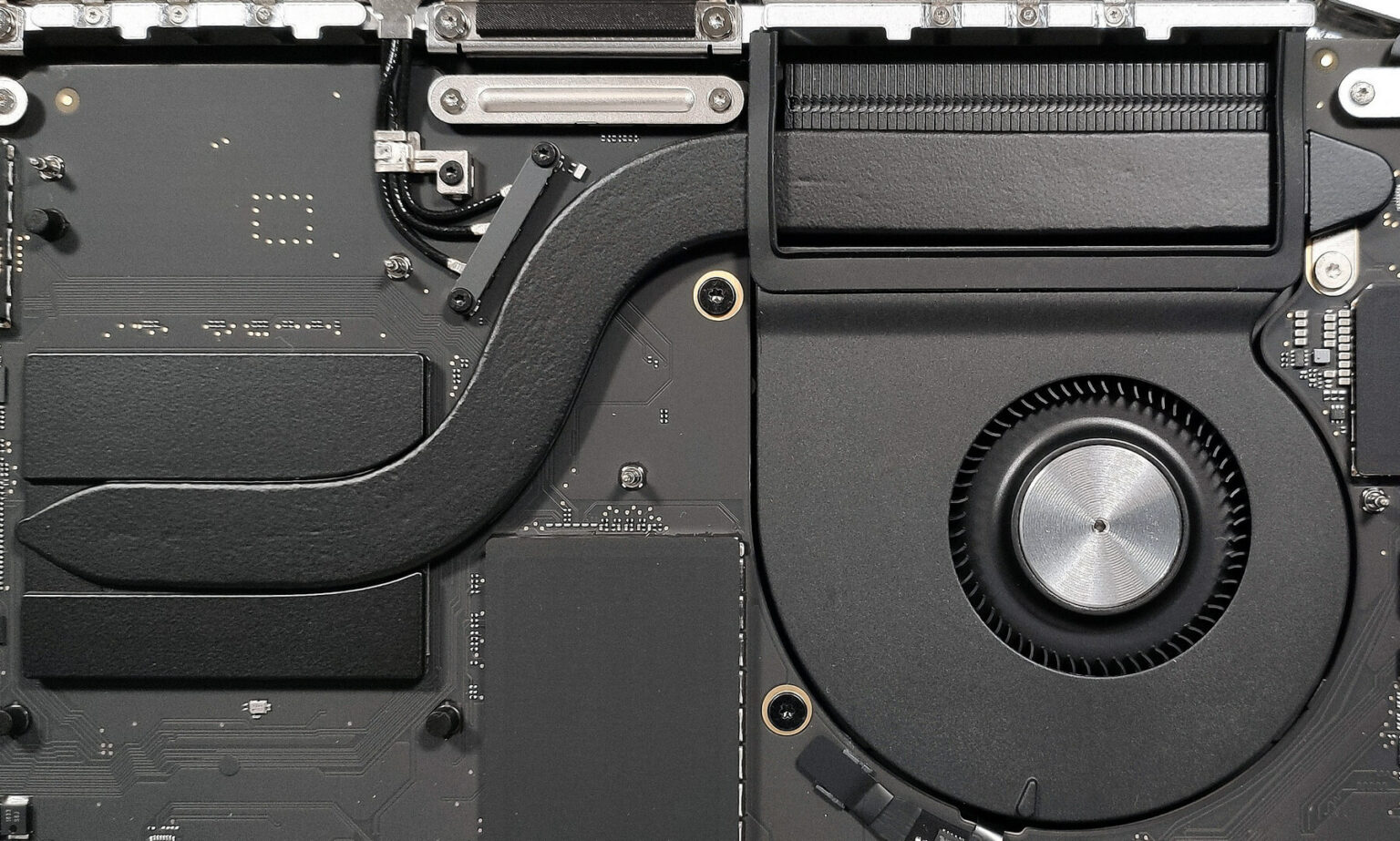 How to open Apple MacBook Pro (14-inch, M3) – disassembly and (no ...