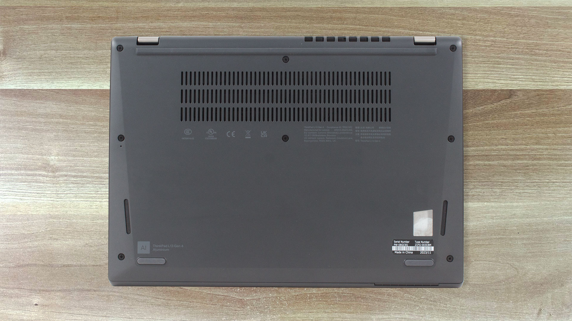 レノボ ThinkPad L13 Gen 4 (Intel) レビュー - 静音冷却ファンを搭載した軽量ビジネスノートPC: デザインと構造 ...