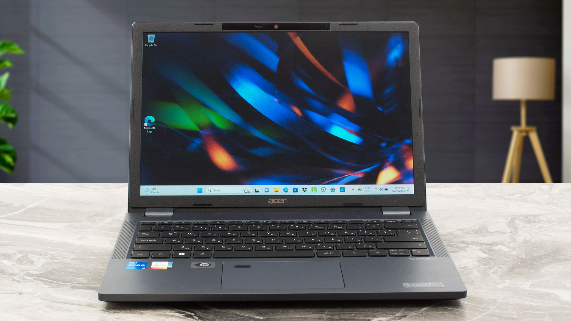 Acer TravelMate P4 (TMP413-51) review - compact and snappy: Design and ...