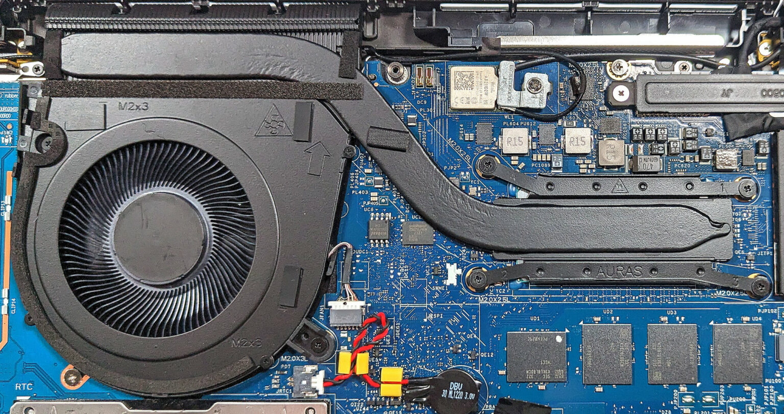 Dell Latitude 14 7440 review - stylish laptop with good cooling ...