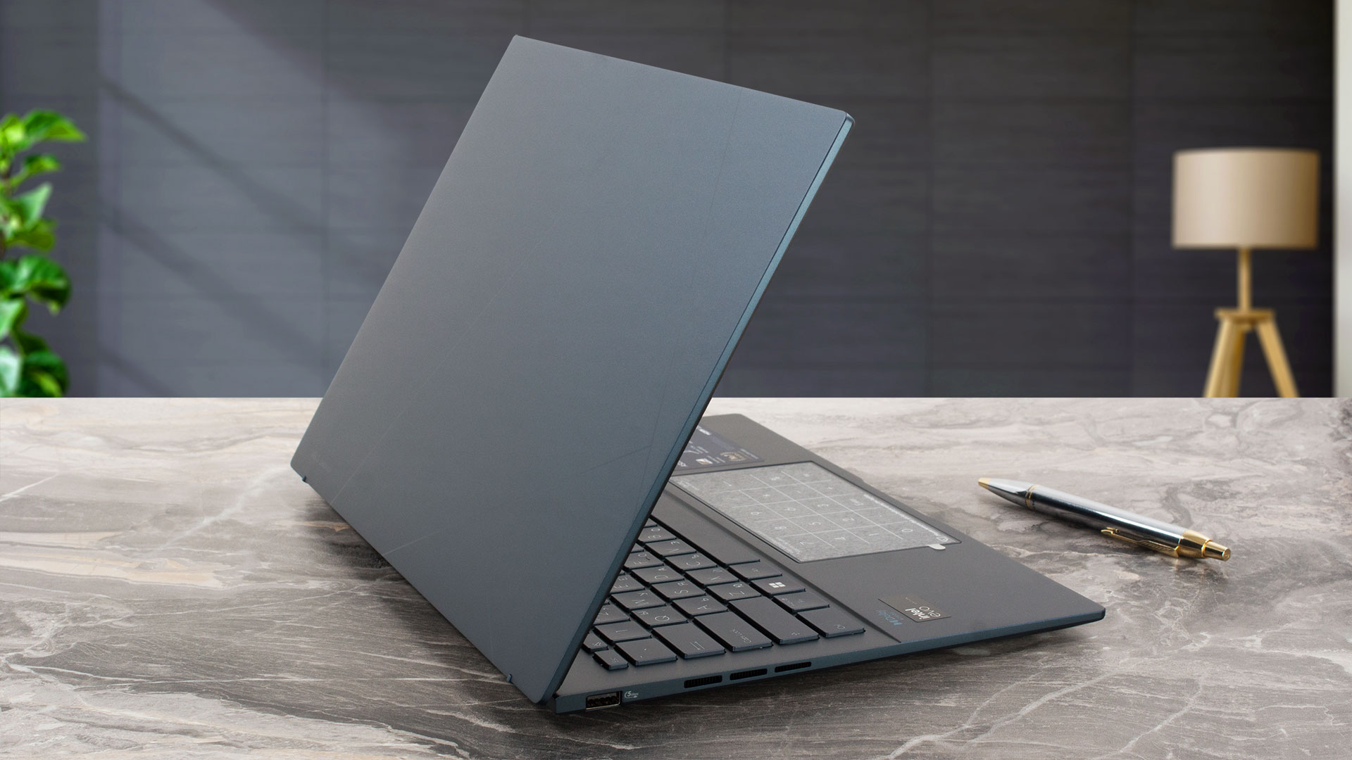 ASUS Zenbook 14 OLED (UX3405) review - premium 14-incher with superb ...