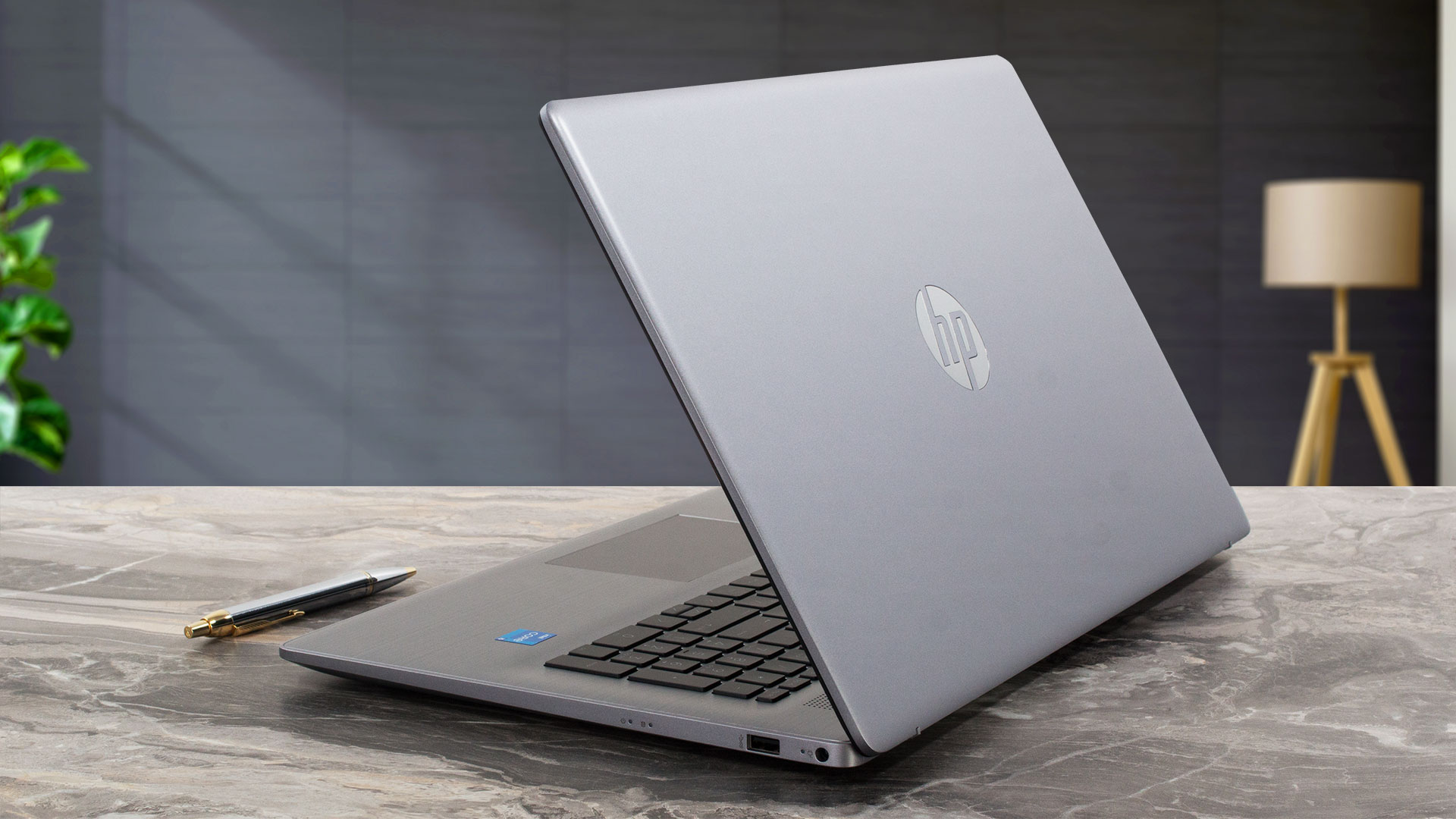 HP 470 G10 review - its IPS display is a nice surprise: Design and ...
