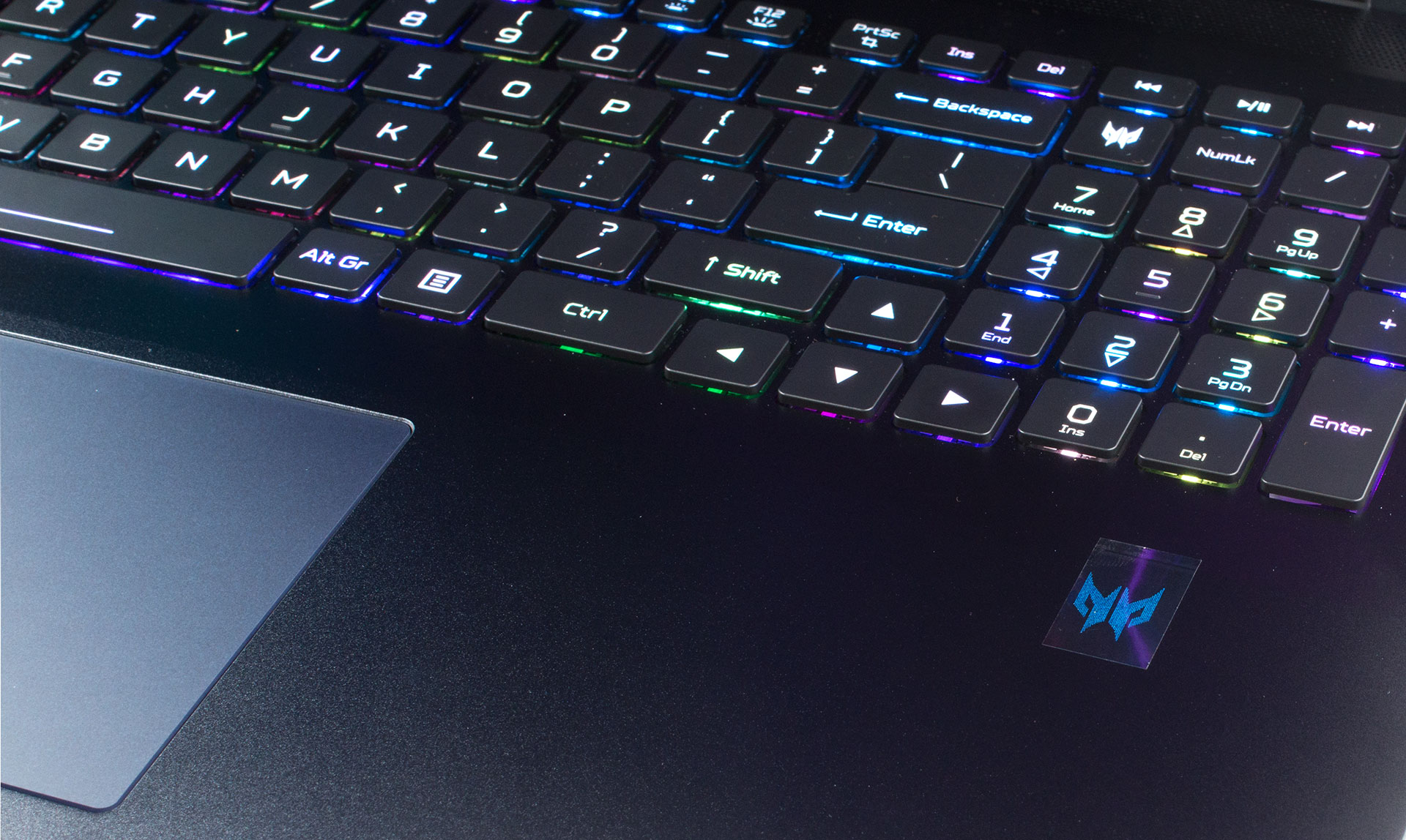 Acer Predator Helios 18 (PH18-72) review - Desktop Performance in a ...