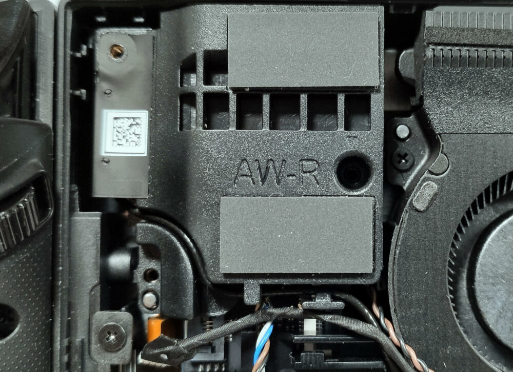 How to open Lenovo Legion Go – disassembly and upgrade options ...